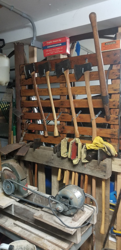 Show me your axe racks! | Bushcraft USA Forums