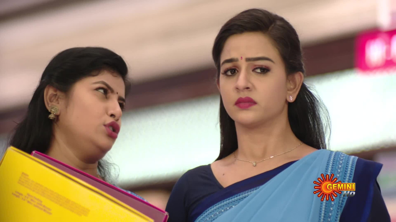 divya Ganesh navel press serial 1 — Postimages