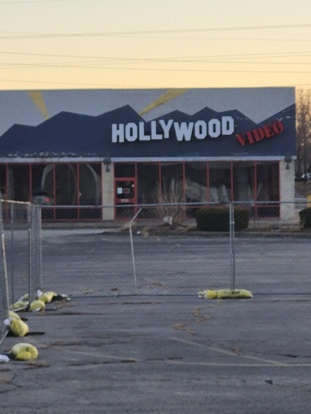 24 Nostalgic Photos That Feel Like Opening a Box You Forgot You Had ...