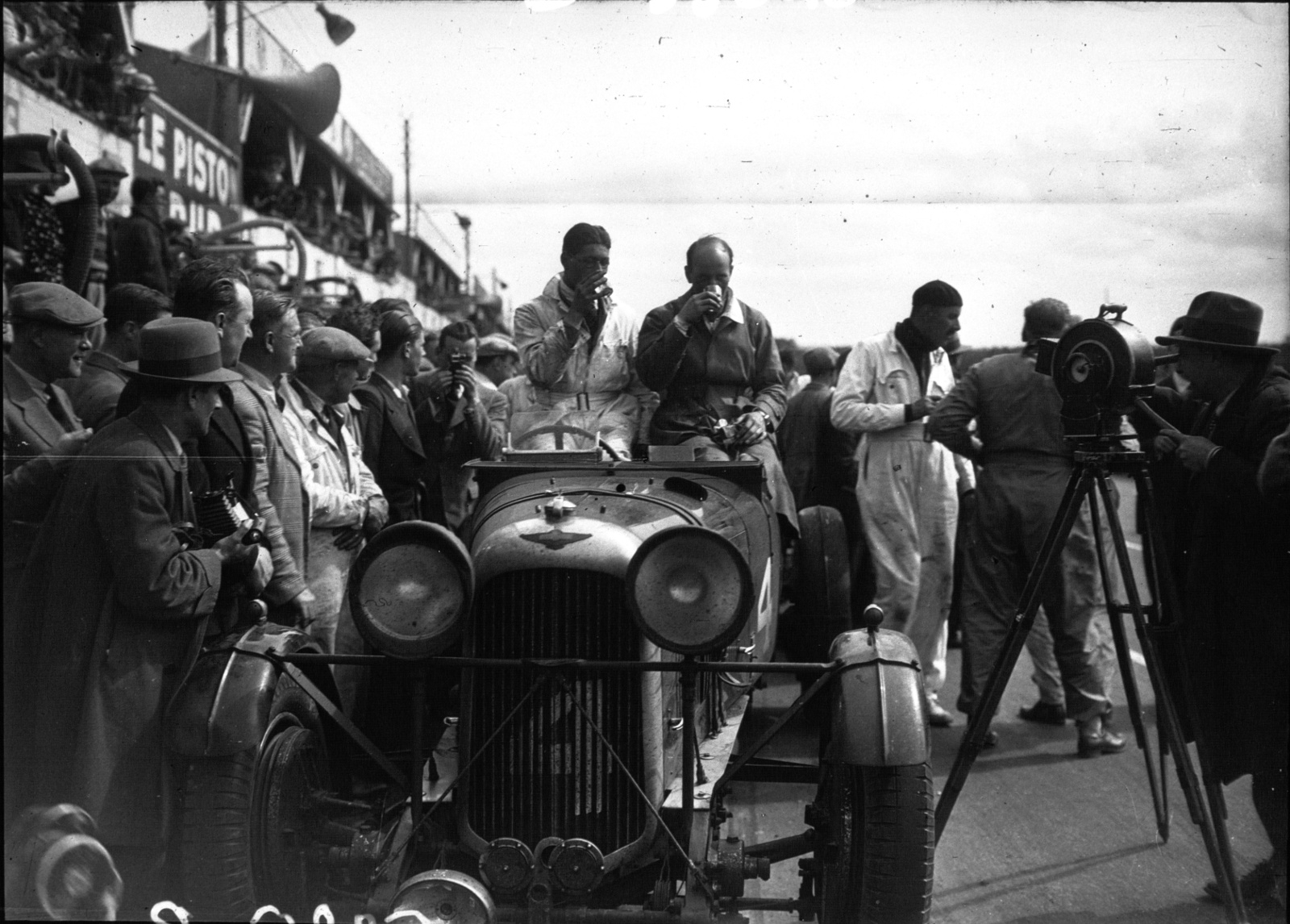 35lm04 Lagonda M45 Rapide Johnny Hindmarsh Luis Fontes 6 — Postimages