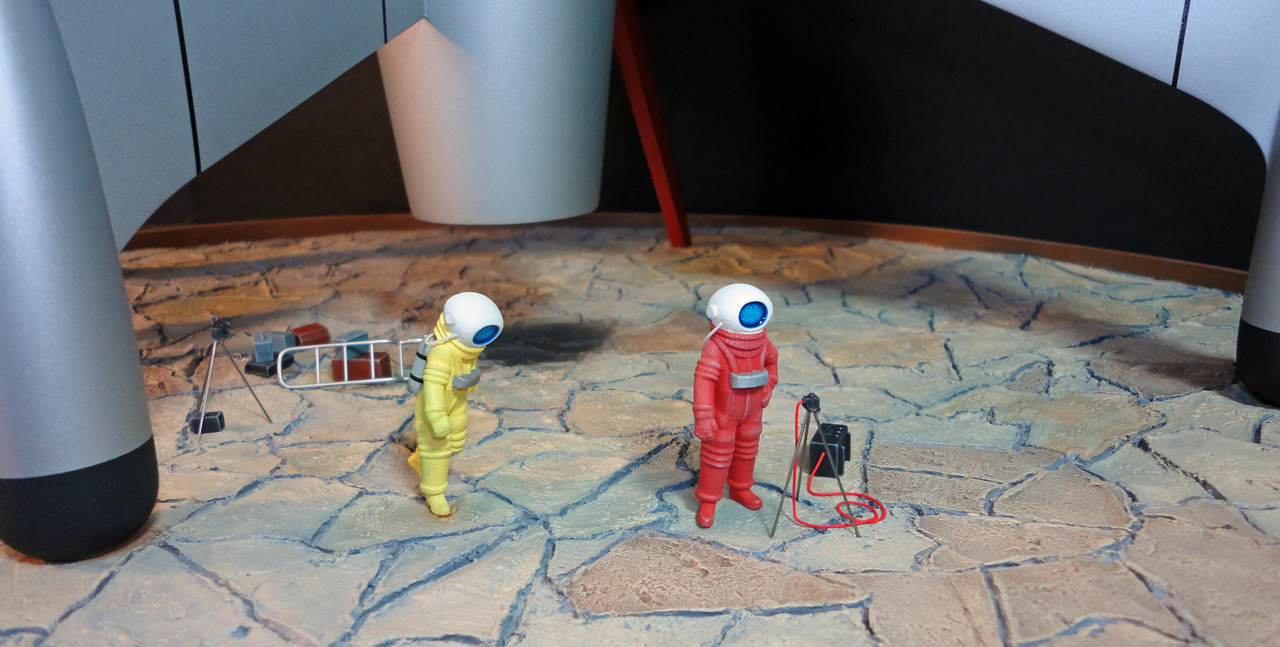 Masterpiece Models 1/48 Scale Luna Spaceship Diorama From the Movie ...