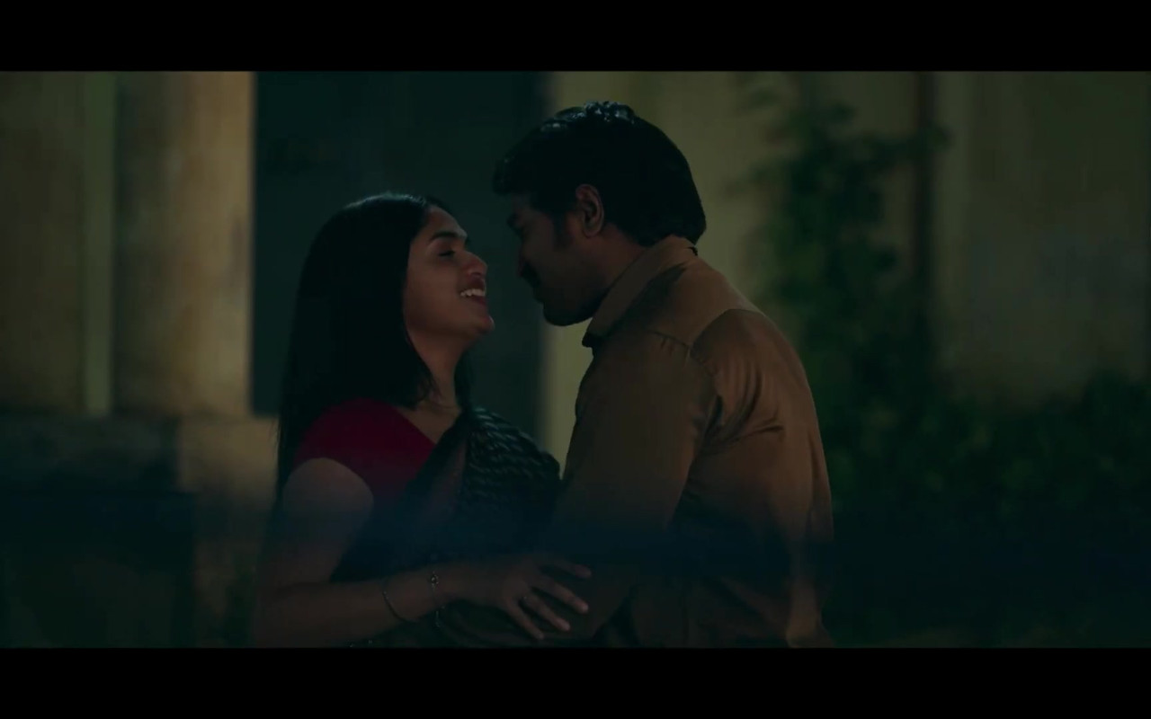 Sunaina HOT new lip lock kiss scene 34 — Postimages