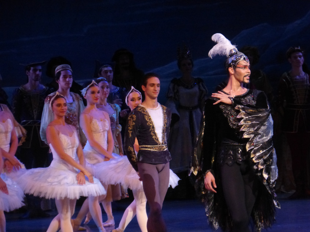 Ananiashvilli and Fadeyechev's staging of Swan Lake for State Ballet of ...