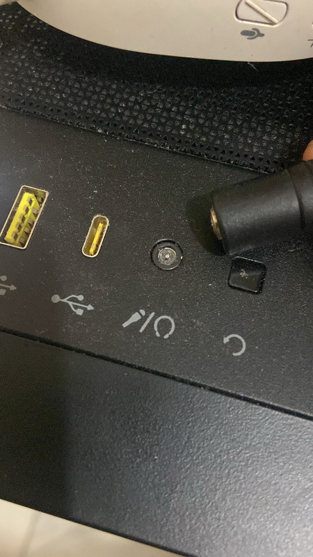 AUX Cable snapped, help please : r/pcmasterrace