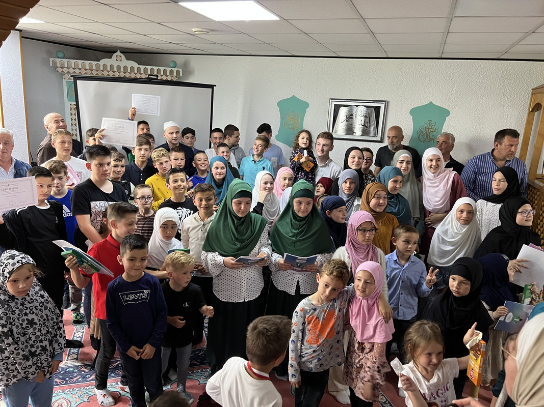 180 DB768 CA04 43 D0 AC42 3 D110 B33808 A — Postimages