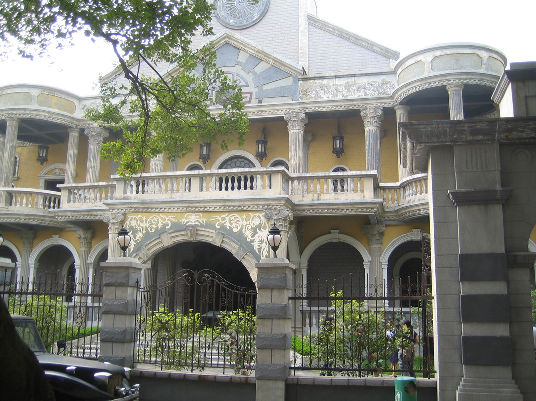 Building 04 — Postimages