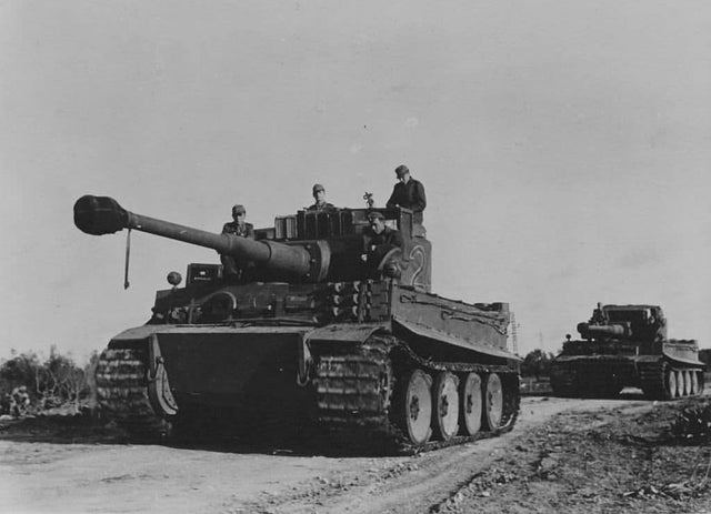 RFM Tiger 241 'Janny' of s.Pz.Abt.501. Tunisia Jan 43 - Ready for ...