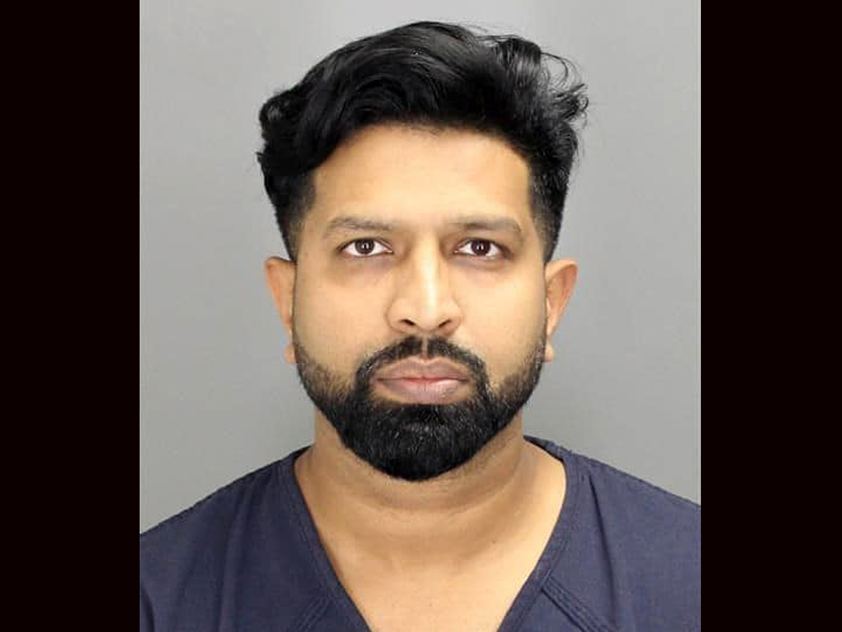 wife exposes indian doctor — Postimages