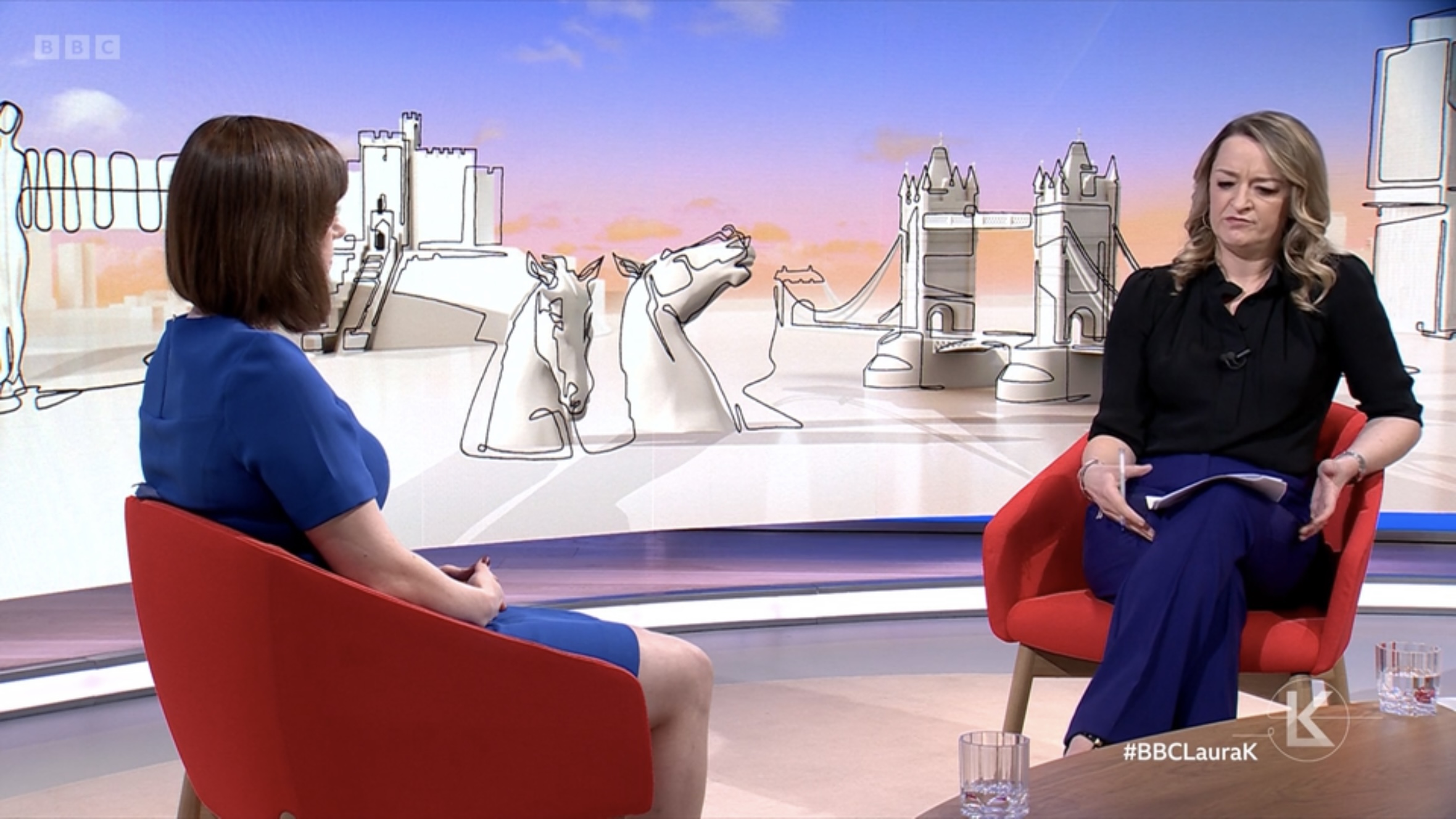 C8 A2 A6 E5 5 C16 44 F0 B405 E05236 AAA333 — Postimages