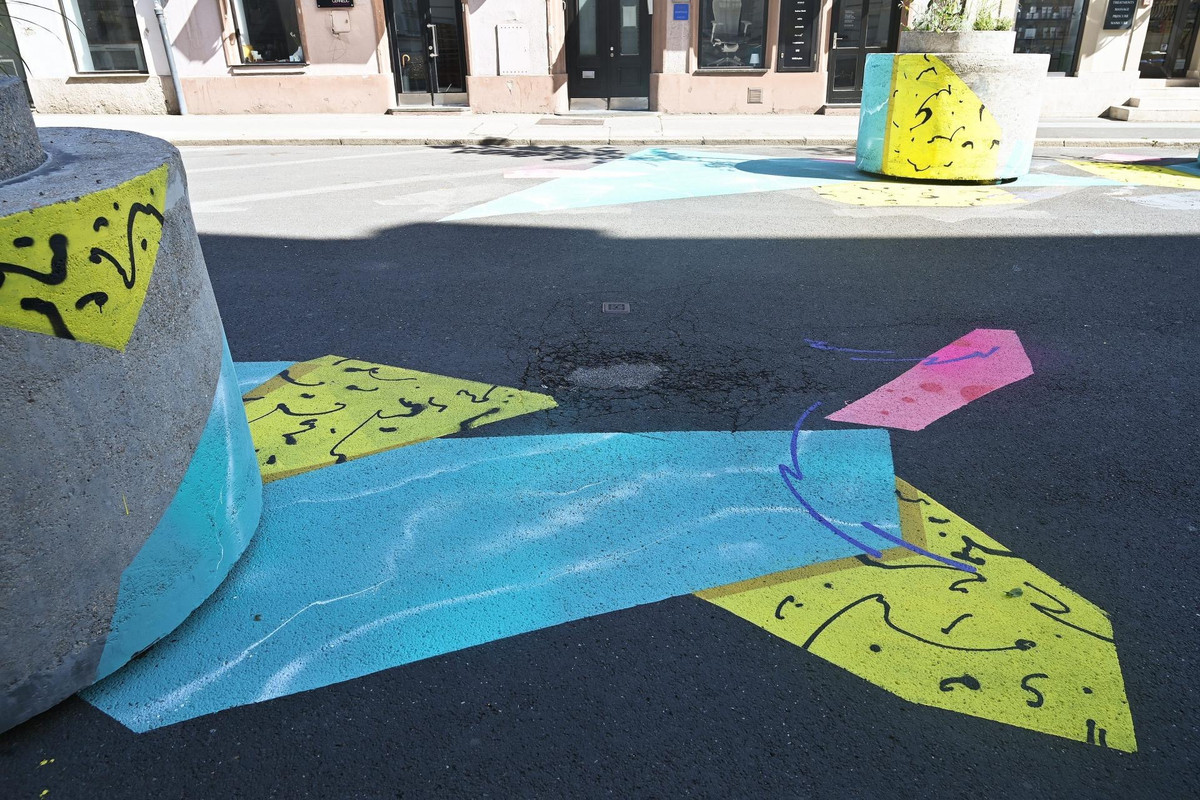 3 A843 FDC BF86 48 AE 8084 C8 D3 B7 B44 BBF — Postimages