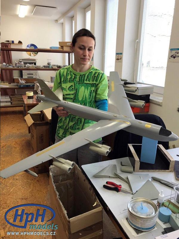 1/48 - Boeing B-52 Stratofortress resin/fiberglass kit by HpH ...