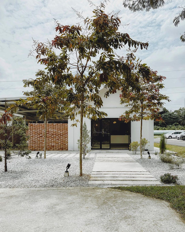 New Minimalistic Café With Scenic Lake View Opens At Subang Ria Recreational Park