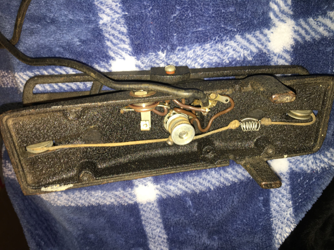 5 C1377 FF B834 4 B4 C A6 A1 5622 AB1 E5781 — Postimages