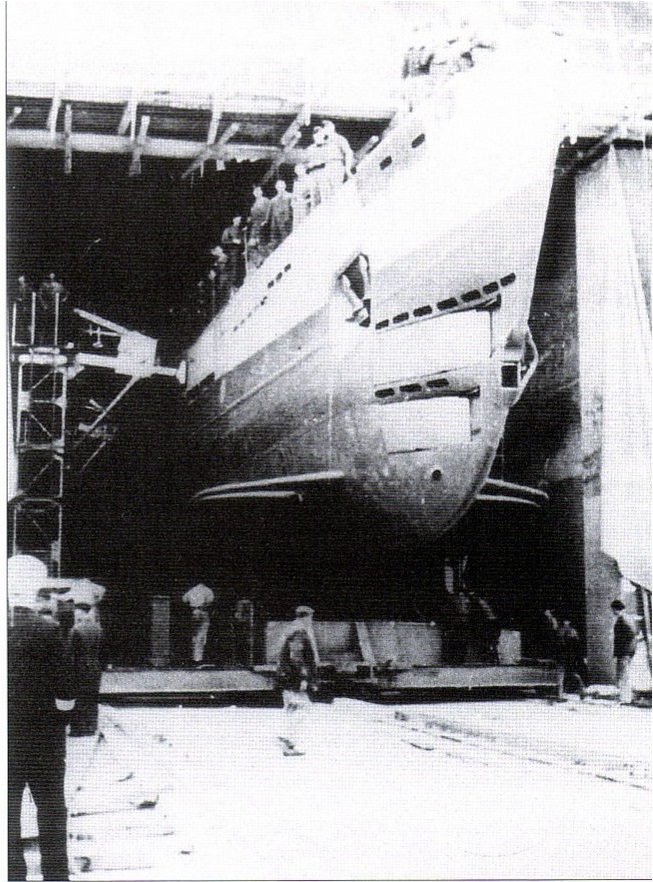 Rail U boot 3 — Postimages