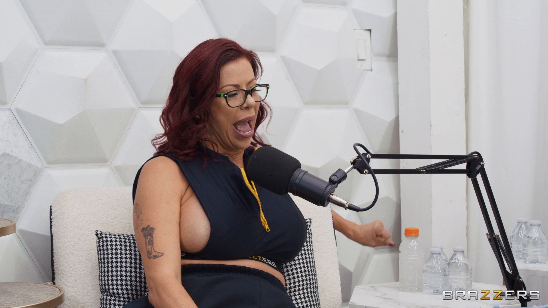 Alexis Fawx Cheerleader Kait The Brazzers Podcast Episode 7 BRAZZERS mp4 0002 — Postimages