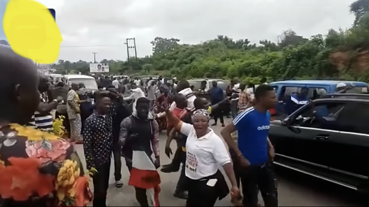 0 ED5 EEC0 F0 F3 47 C3 B36 A 6 BCB992896 BA — Postimages