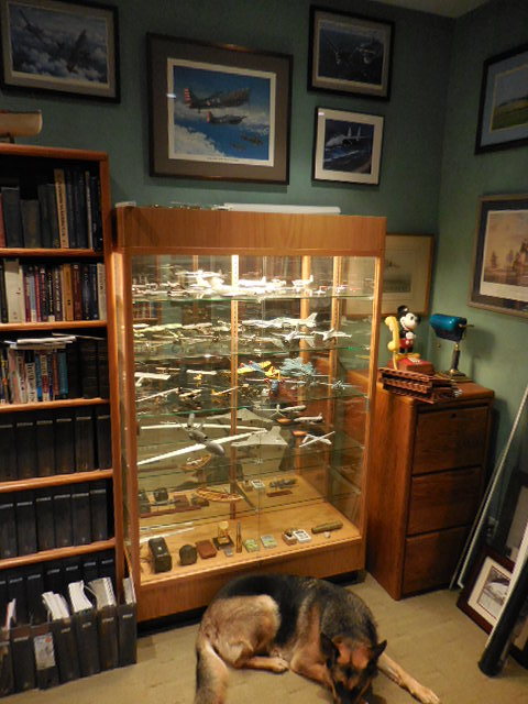 Display cases/shelves/cabinet. - Chat - Britmodeller.com