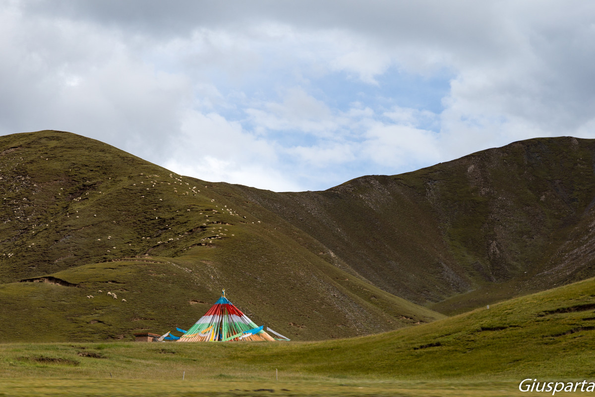 IMG 6362 Road from Delingha to Qinghai Lake — Postimages