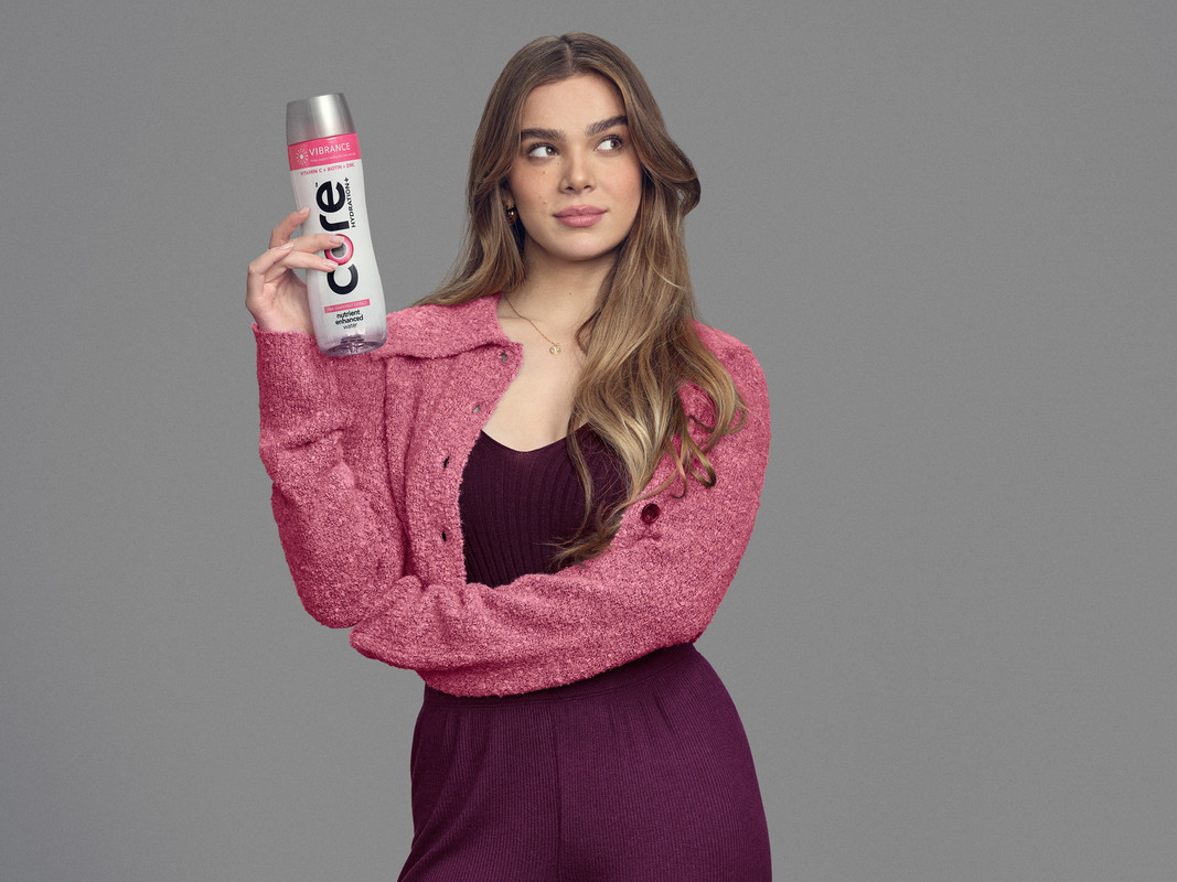 hailee steinfeld core hydration campaign 2023 007 — Postimages