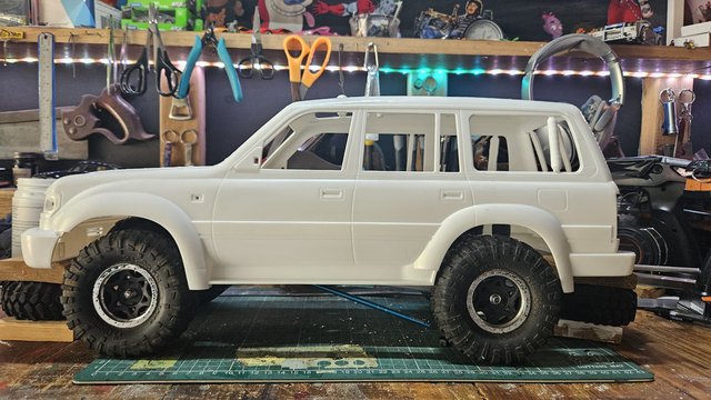 Andyjk's Toyota Landcruiser LC80 | Scale Builder's Guild
