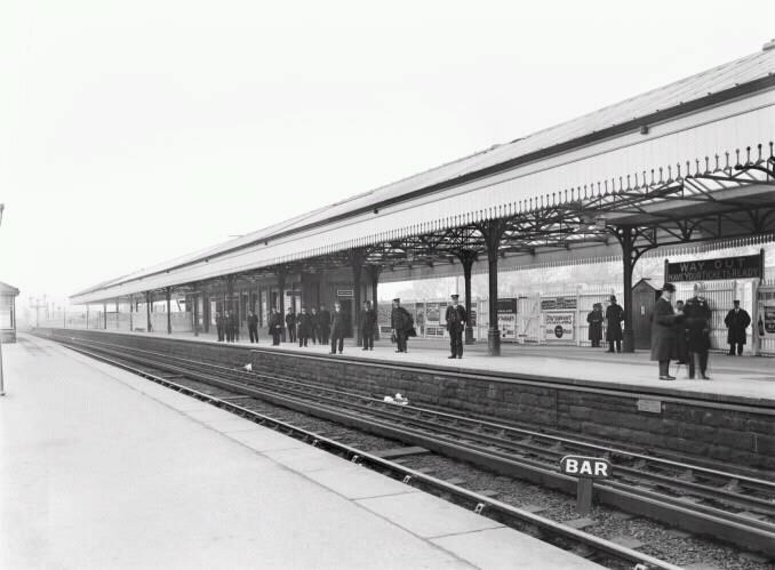 1912 Aintree station — Postimages