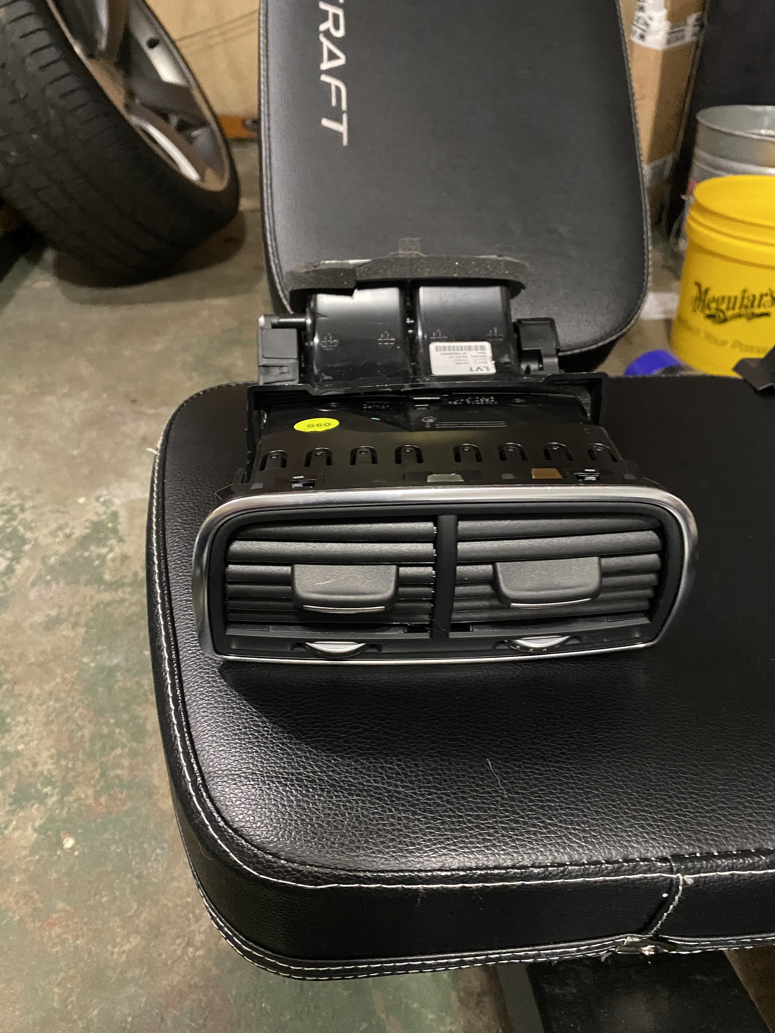 Rear vent assembly — Postimages