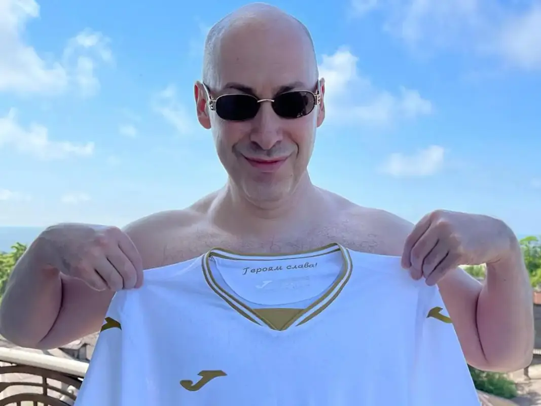 1733290 amp — Postimages