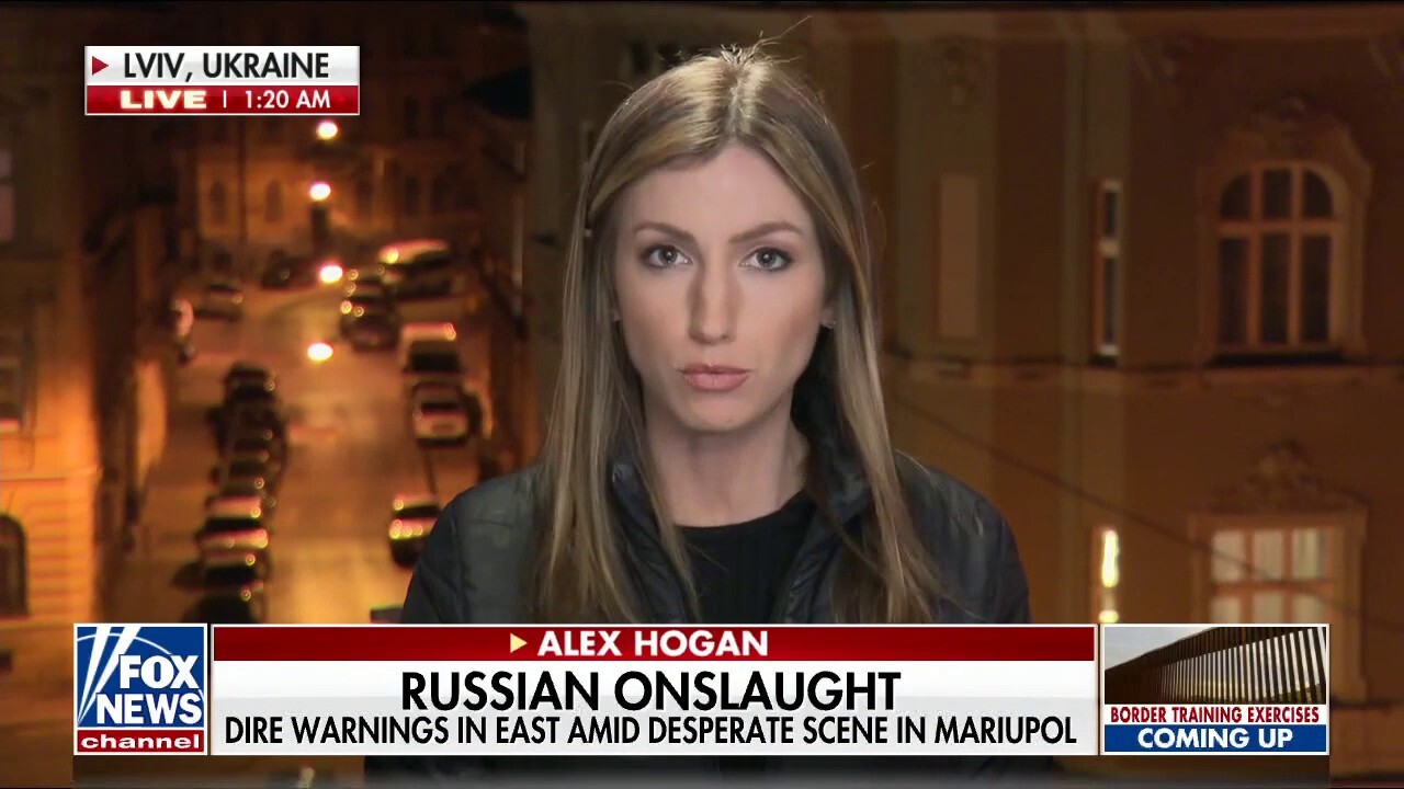 Fox News Reporter - Alex Hogan in Greenland -What a cutie!! > General ...