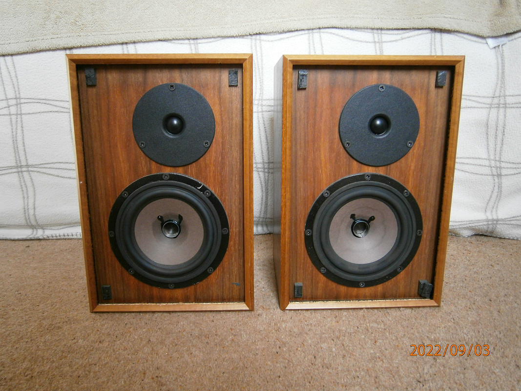 ROYD SAPPHIRE FRONT — Postimages