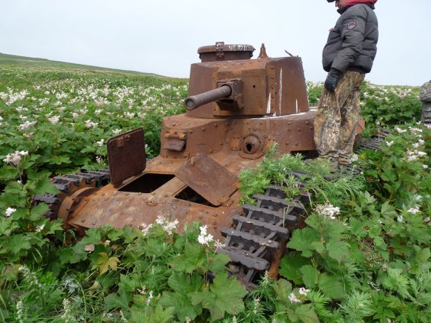 Left to rot - rusted Japanese Chi Ha tank - The Entropy GB ...