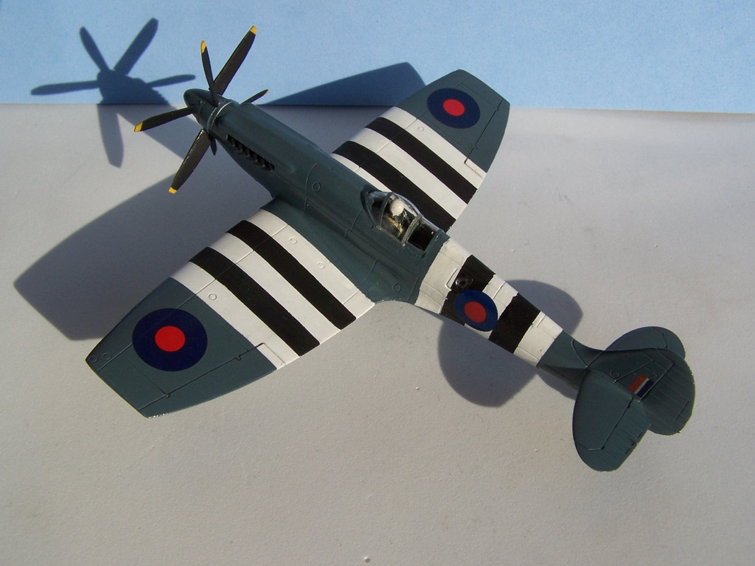 Airfix Spitfire 19 PR RP — Postimages