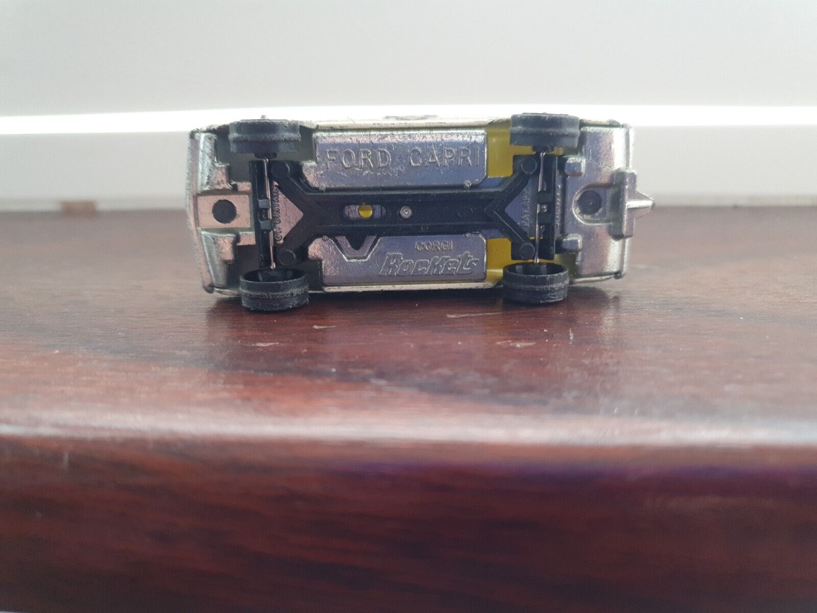 Ford Capri onderkant — Postimages