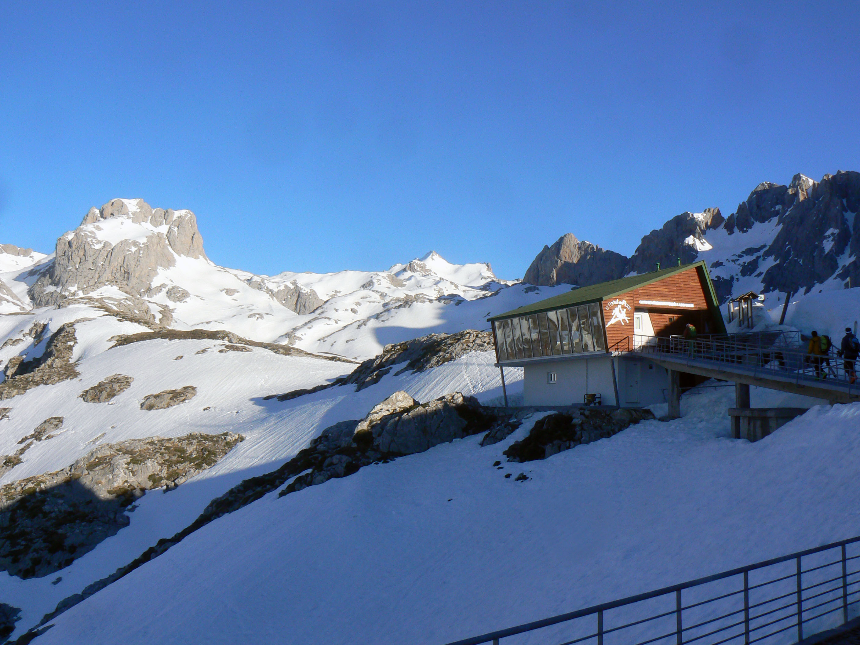 FCBK 215 002 — Postimages