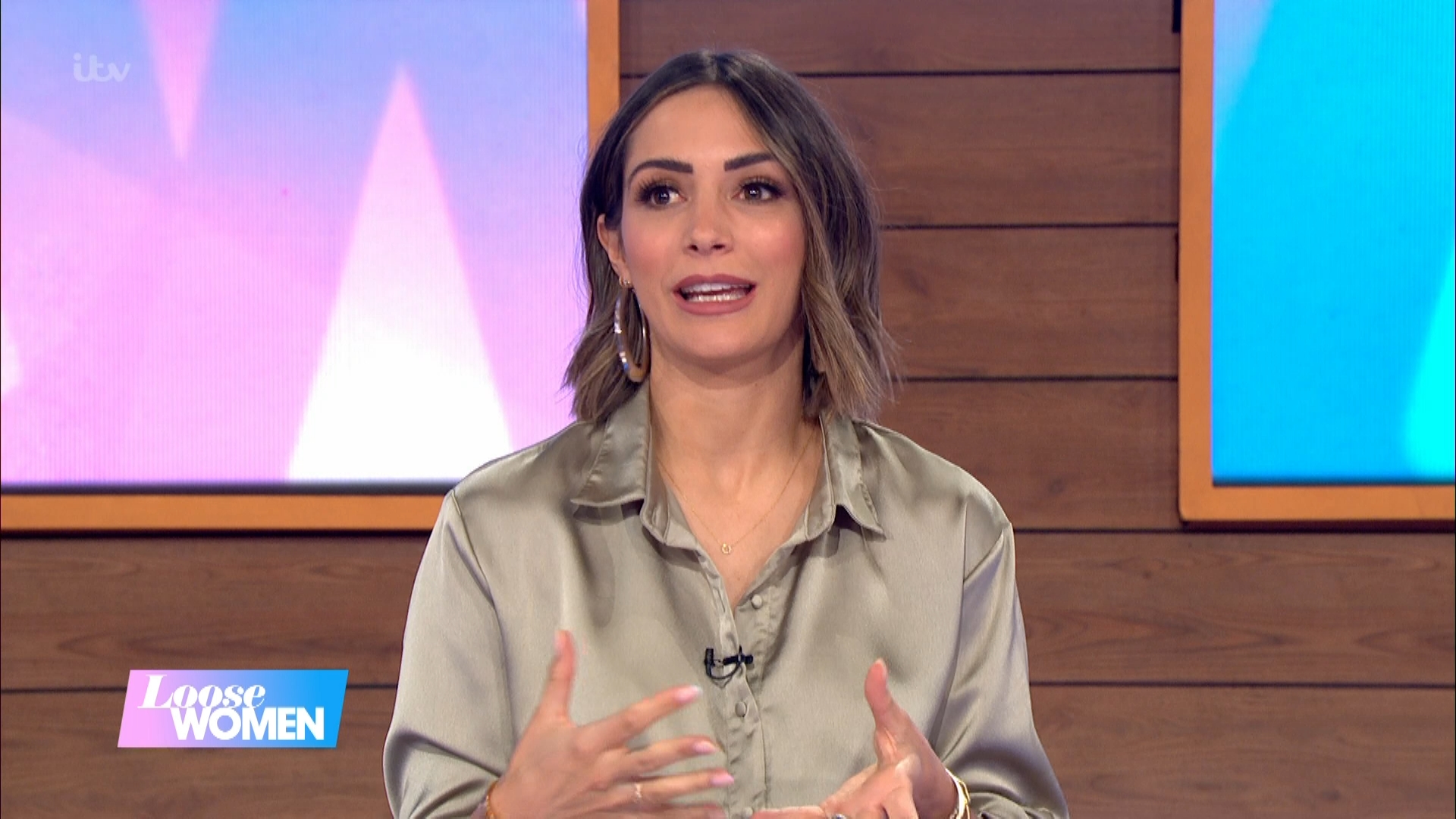 Loose Women ITV HD 2021 03 30 ts snapshot 00 53 05 203 — Postimages