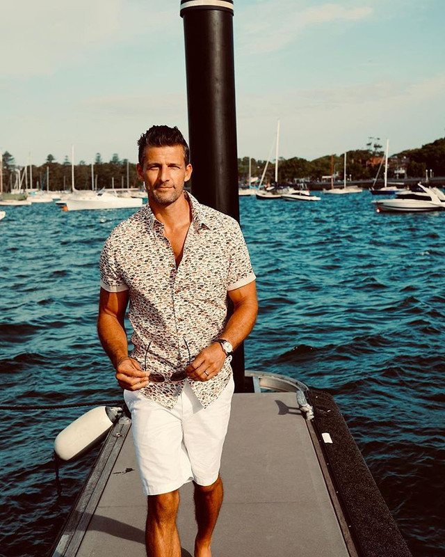 Neighbours Hunk Tim Robards | LPSG