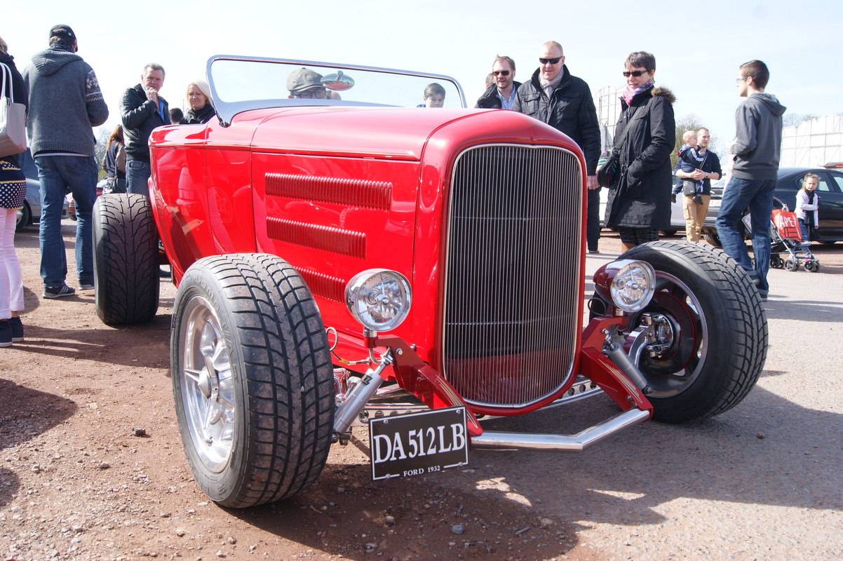 V8 18 HOT ROD 1932 N°4 — Postimages