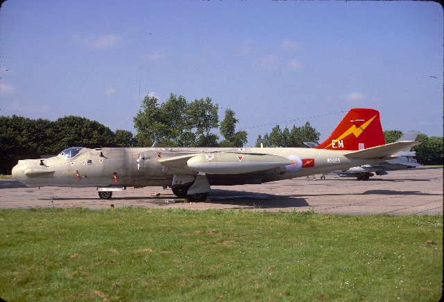 Micro Mir 1/72 English Electric Canberra T.Mk.17A - The Unofficial ...