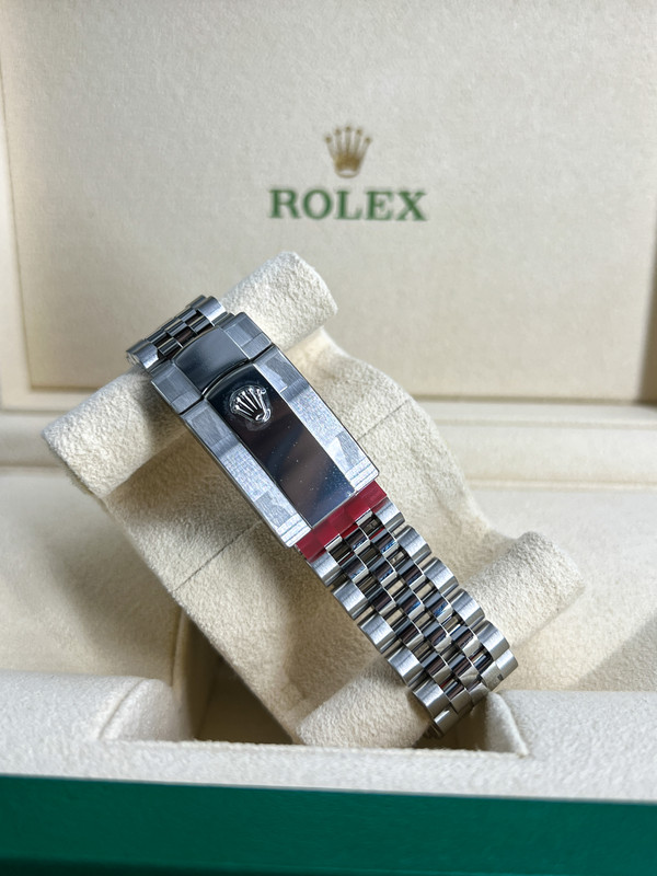 E1 EA1 F6 A DD5 D 420 C 8484 5 B6 D9816 FFD1 — Postimages