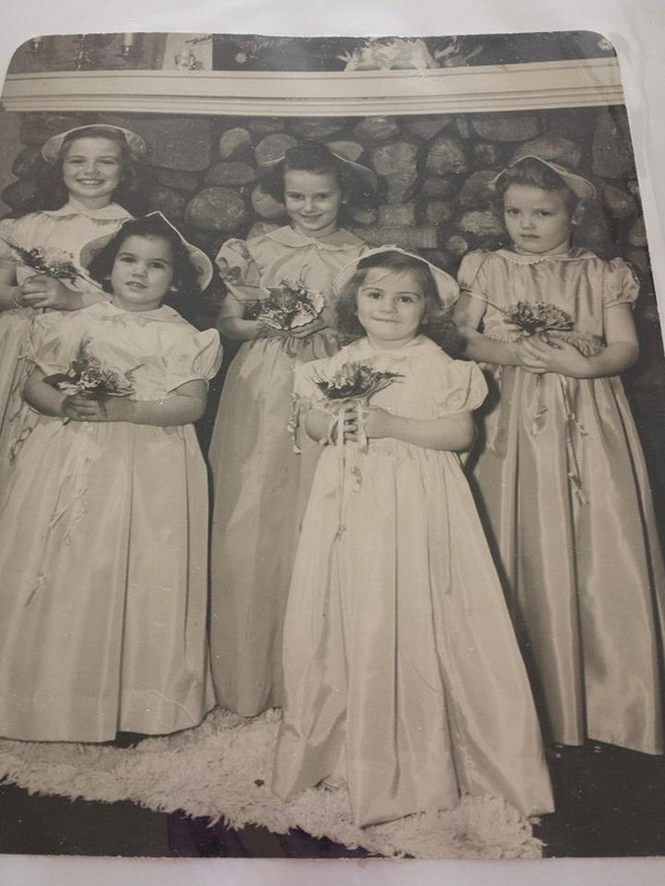 Me and my sisters as our aunts flower girls on her wedding day March 11 1950 — Postimages