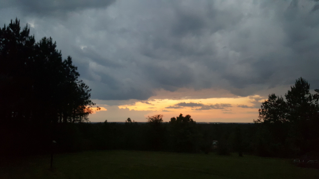 backyard clouds — Postimages