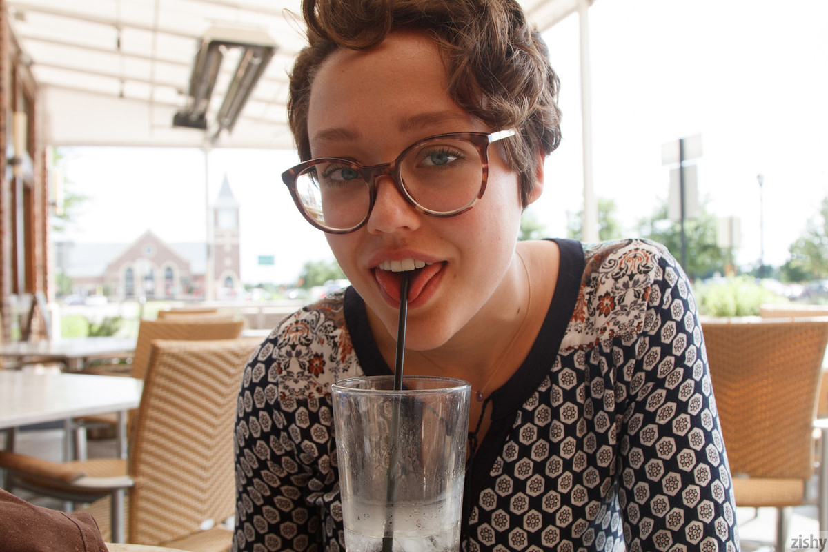 3ql1yt8ys3a8v445 — Postimages