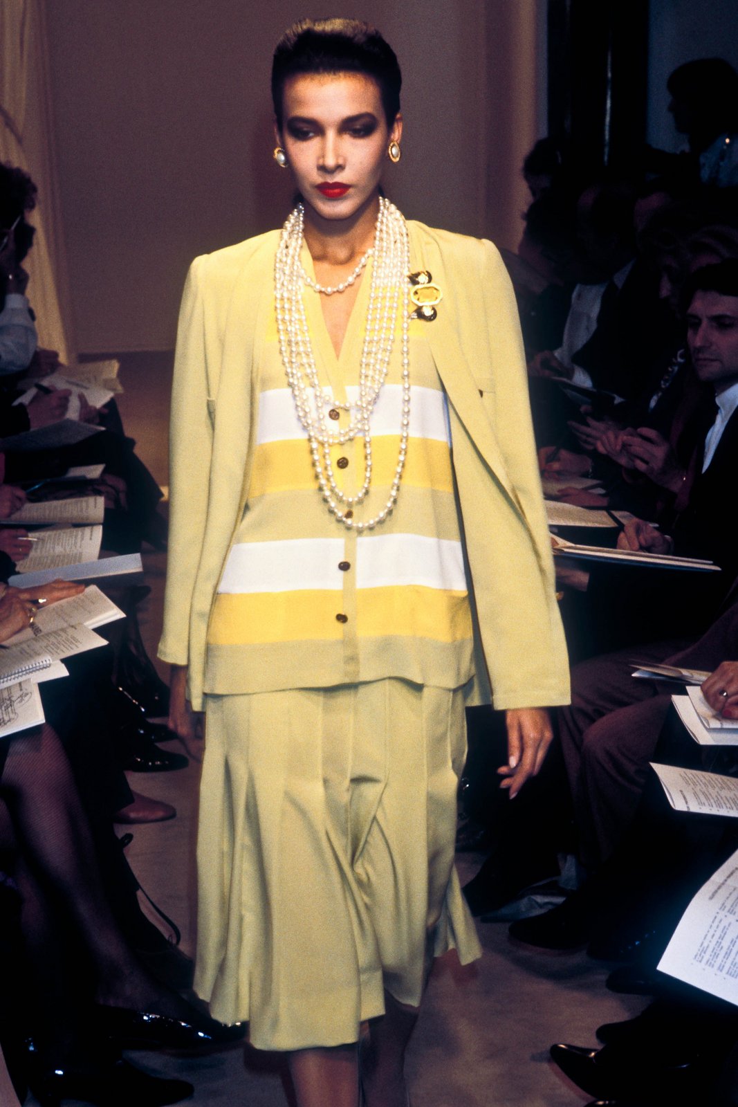 Fashion Classic: CHANEL Haute Couture Fall/Winter 1982 | Lipstick Alley