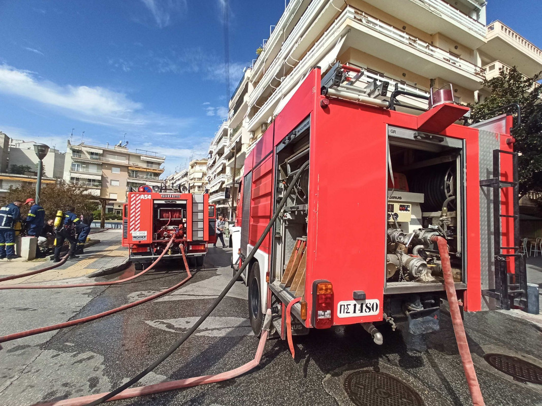 Σέρρες: Νέες Φωτογραφίες απ' τη φωτιά στο πάρκινγκ στο Διοικητήριο ...