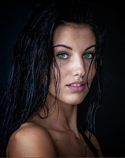 Classify an Italian model.