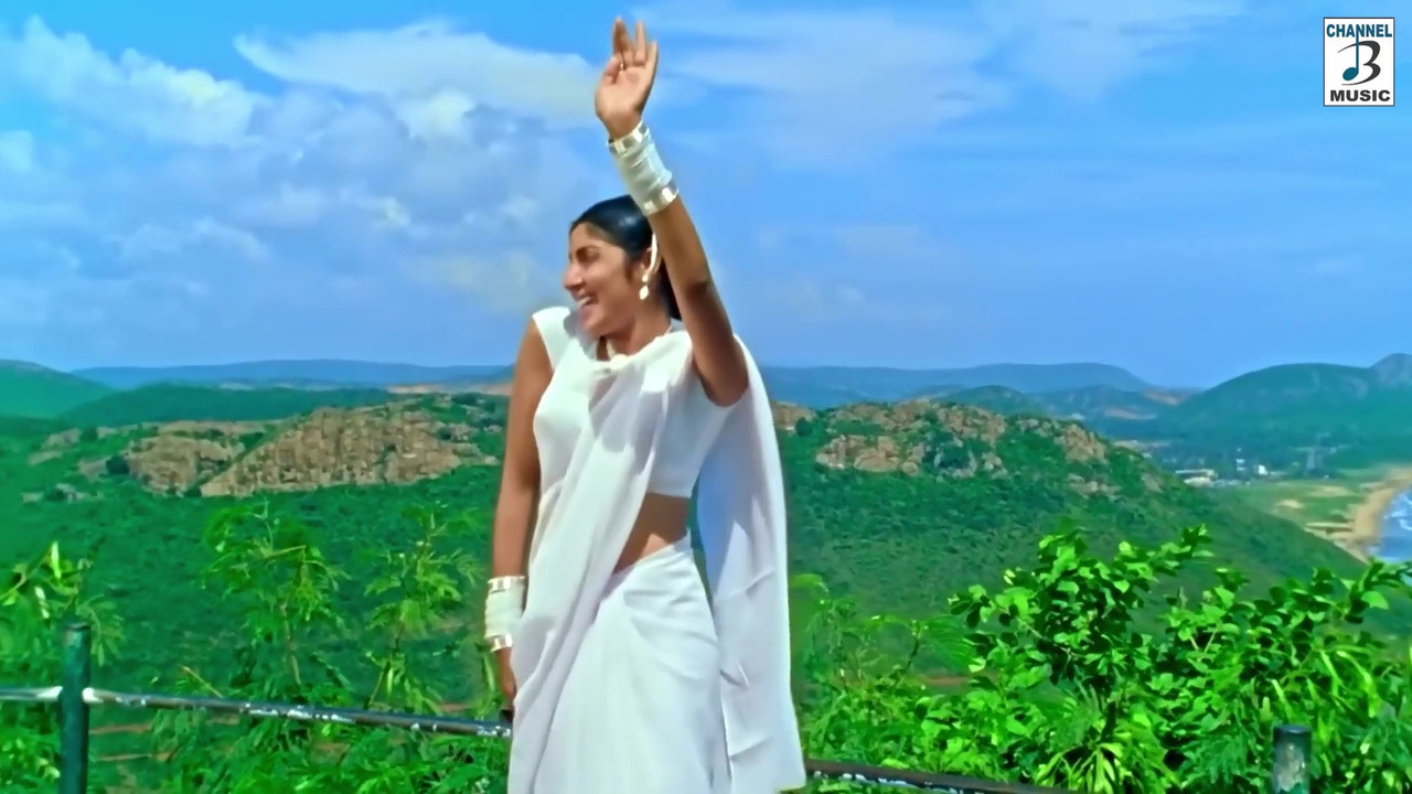 Locket Chatterjee 1 Moment5 — Postimages