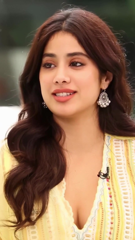 Janhvi Kapoor 2 000030 — Postimages