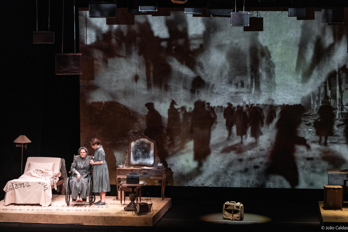 JC240414 99820 — Postimages