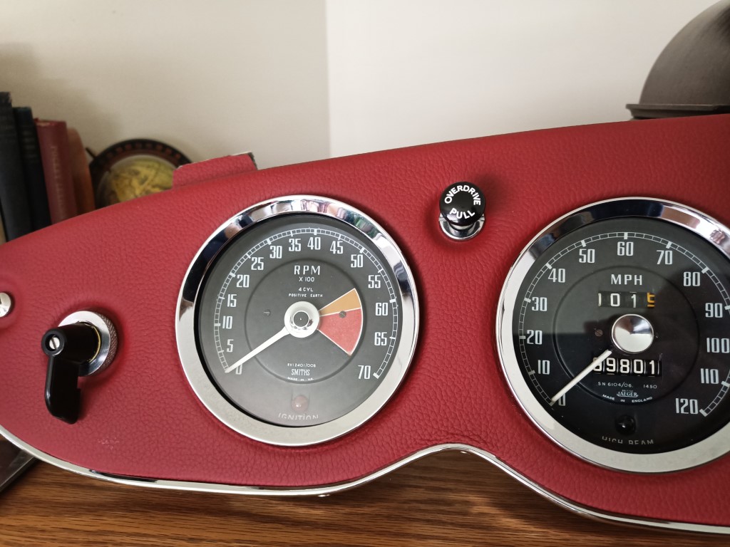 Wrapped my dashboard in leather. What a transformation! (lots of photos ...