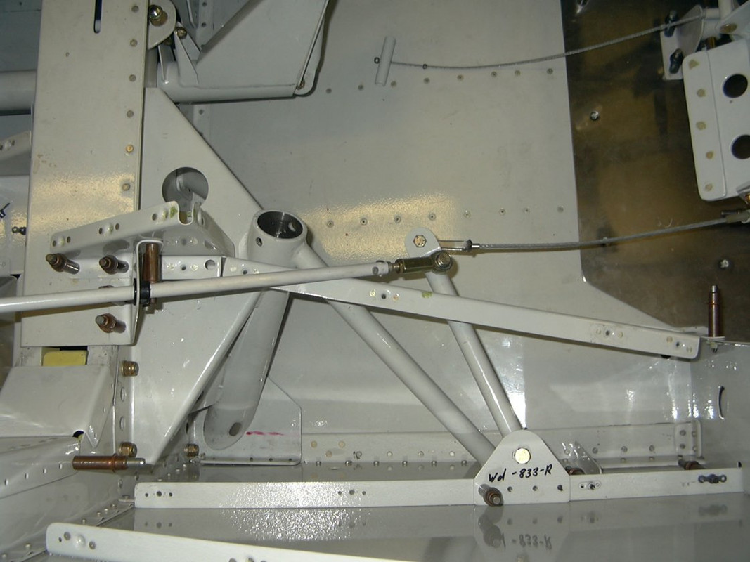 Rear Rudder Pedal Assy Rt top view — Postimages