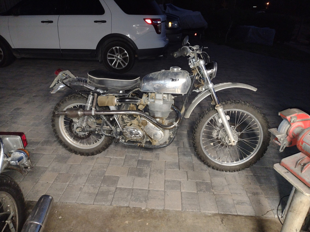 Goldie in Vista, CA - Britbike forum